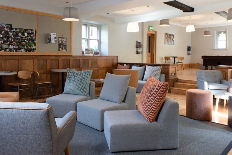 SOPHISTICATED STUDENT COMMON ROOM | JT Interiors | Creative homes ...